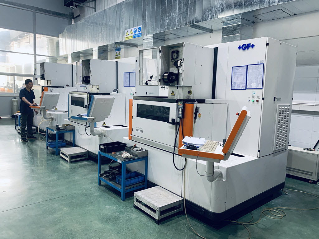 CAPABILITIES / INJECTION MOLDING-HSY industry